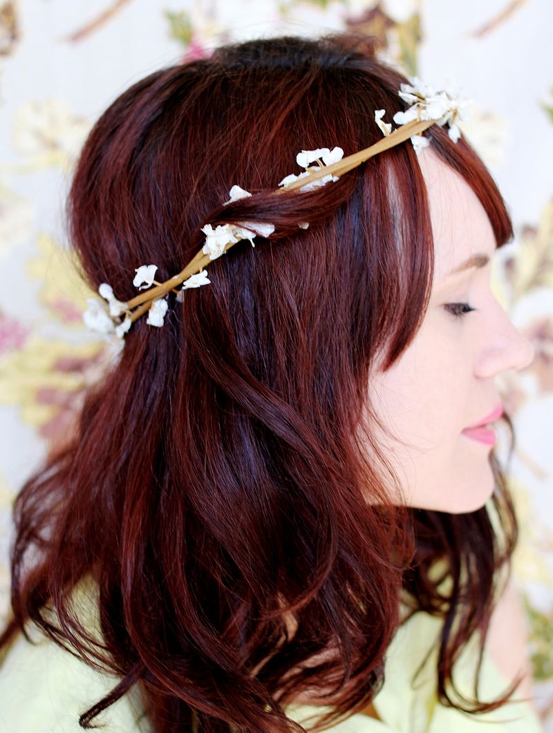 17 Gorgeous DIY Flower Crown Ideas That Are Surprisingly Easy To Make 17 Gorgeous DIY Flower Crown Ideas That Are Surprisingly Easy To Make